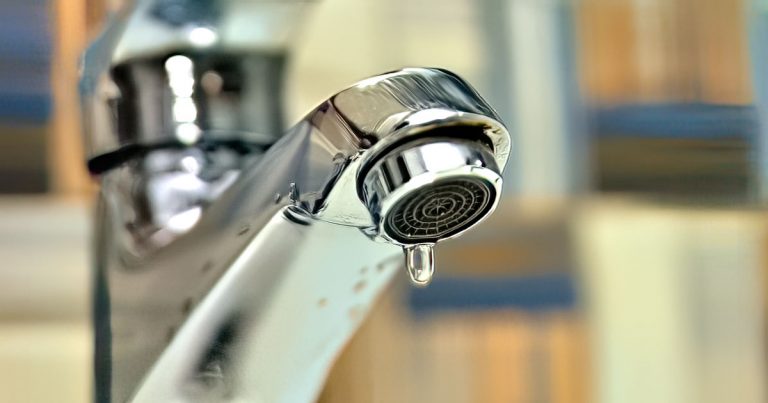 Приватний сектор Новомиколаївки без води через аварійні роботи | Без ...